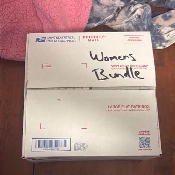 random | Tops | Womens Bundle Large Flat Rate Box | Poshmark